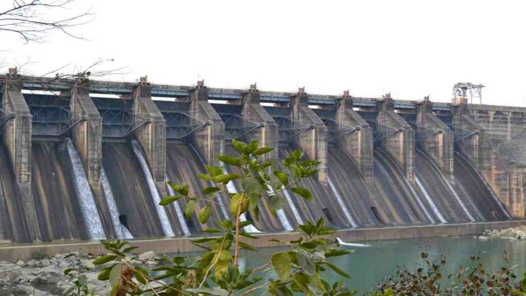 ग्लेशियर पिघलने से बढ़ा भाखड़ा डैम का जलस्तर, चौटाला बोले- "सरकार गंभीर ...